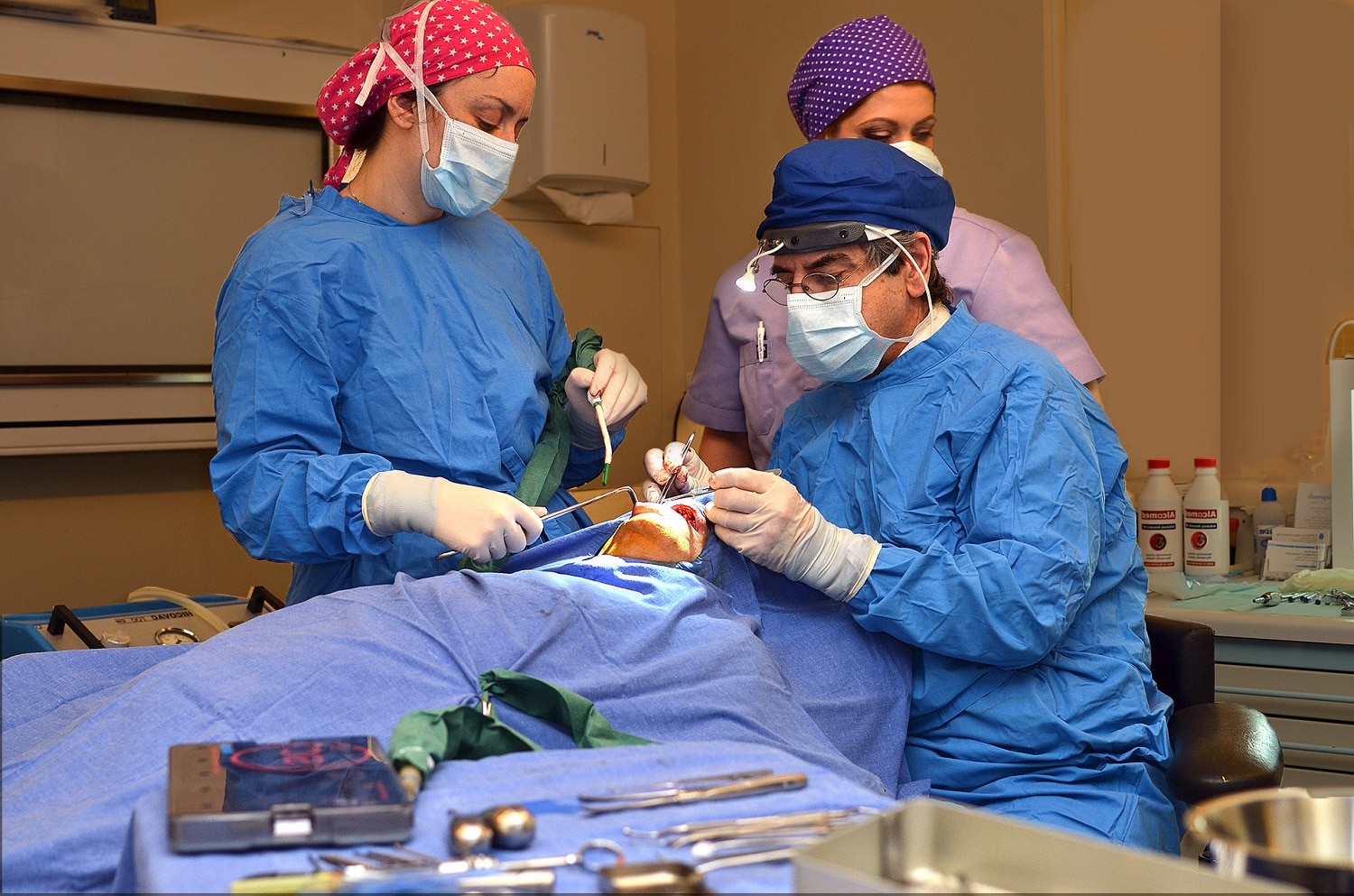 Καθηγητής Βαϊρακτάρης - Γναθοχειρουργος Αθηνα